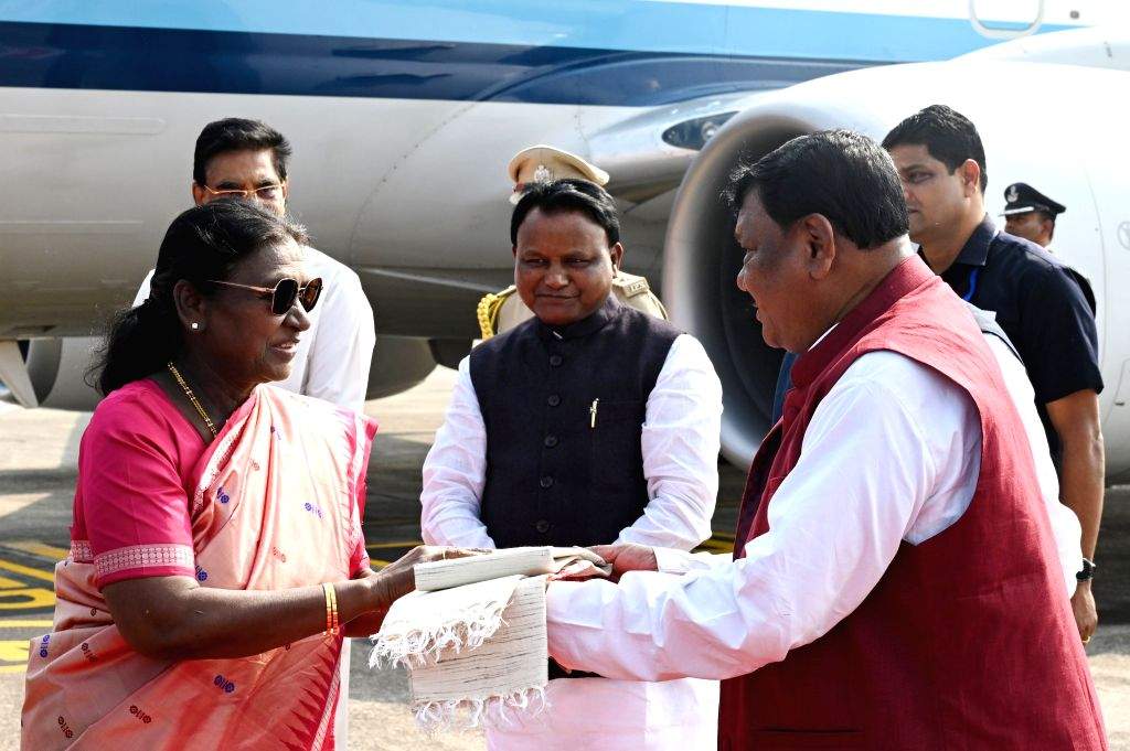 President Murmu arrives in Bhubaneswar