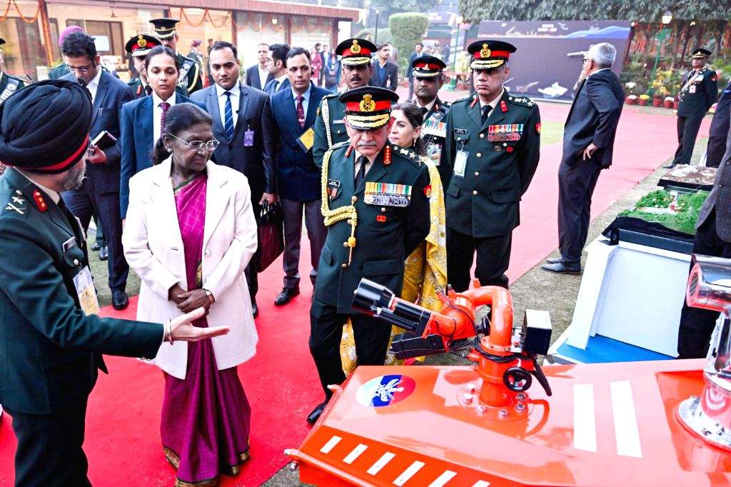 President Murmu Attends Vijay Diwas Eve Reception