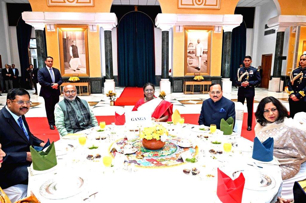 President Murmu hosts dinner for CJI Surya Kan