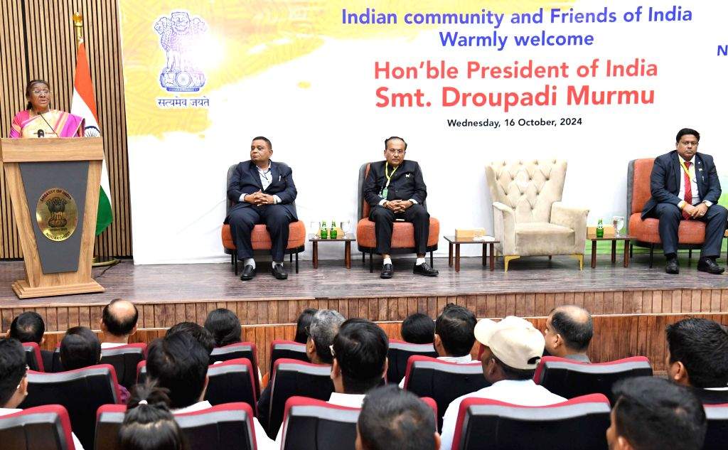 President Murmu Meets Indian Community in Nouakchott