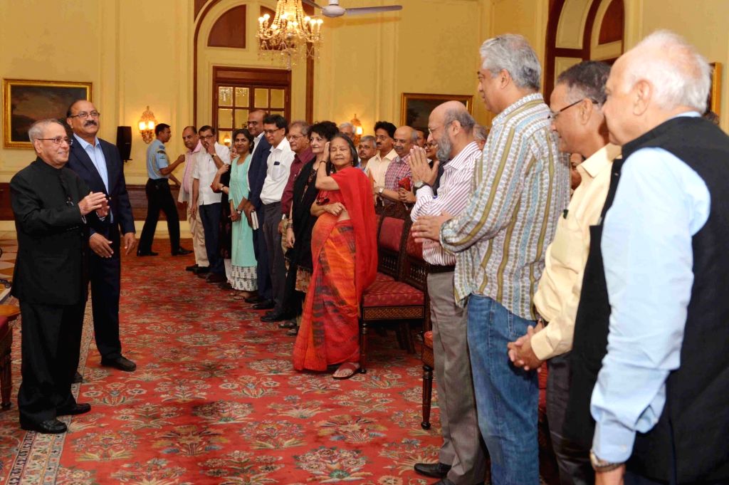 Journalists call on President Mukherjee