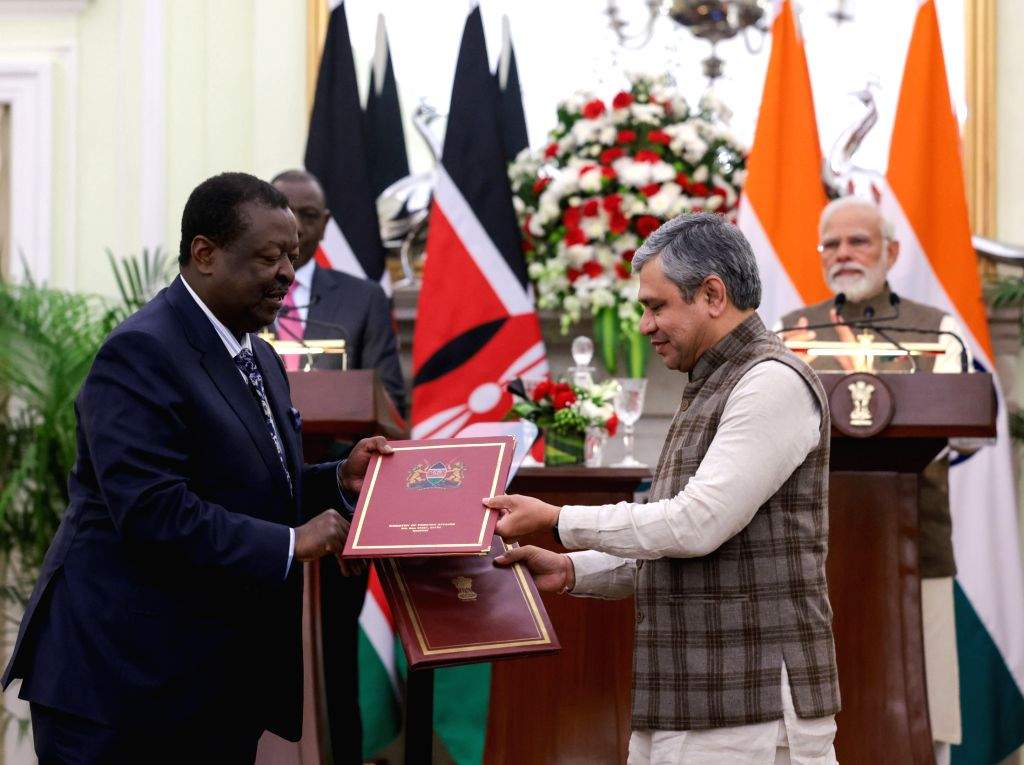 Prime Minister Narendra Modi and Kenyan President William Samoei Ruto ...