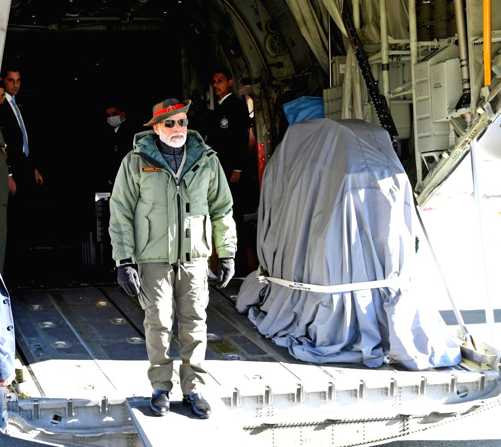 Prime Minister Narendra Modi arrives at Kargil to cerebrates Deepavali ...