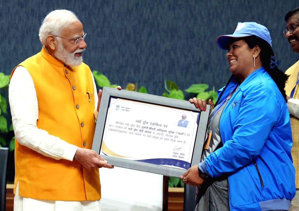 Prime Minister Narendra Modi at the Sashakt Nari - Viksit Bharat' programme