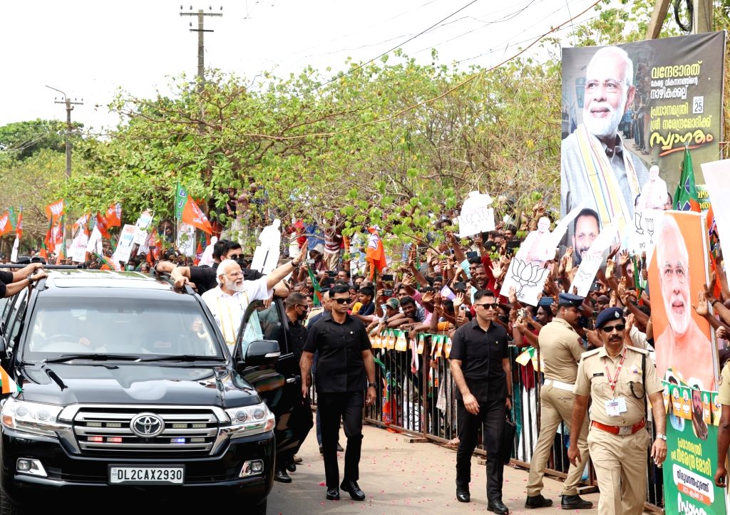 Prime Minister Narendra Modi being welcomed by people