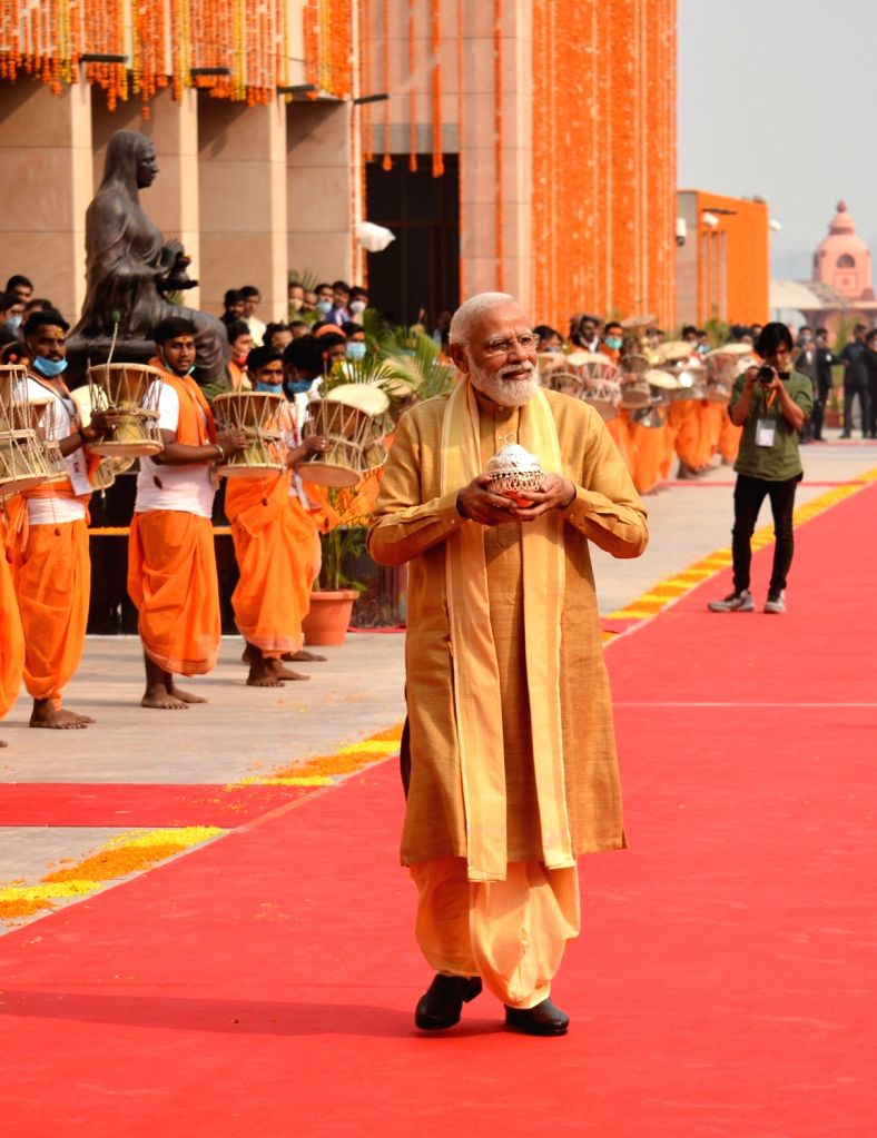 PM Modi at Kashi Vishwanath Temple