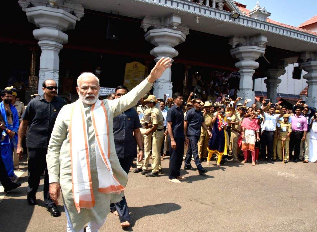 PM Modi visits Shri Manjunatha Swamy Temple