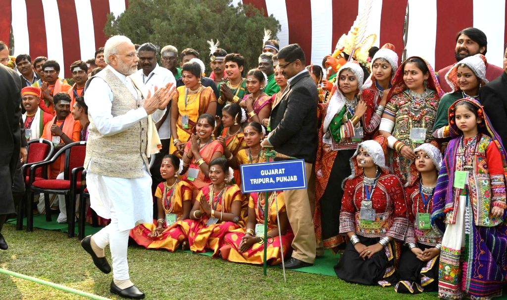 Modi with Tribal Guests and Tableaux Artists