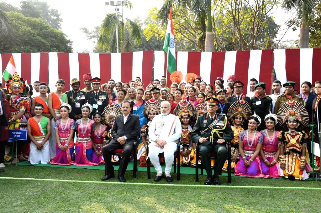 Modi with Tribal Guests and Tableaux Artists