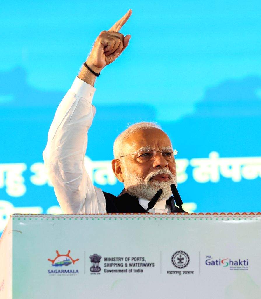 Prime Minister Narendra Modi lays foundation stone of Vadhvan Port ...