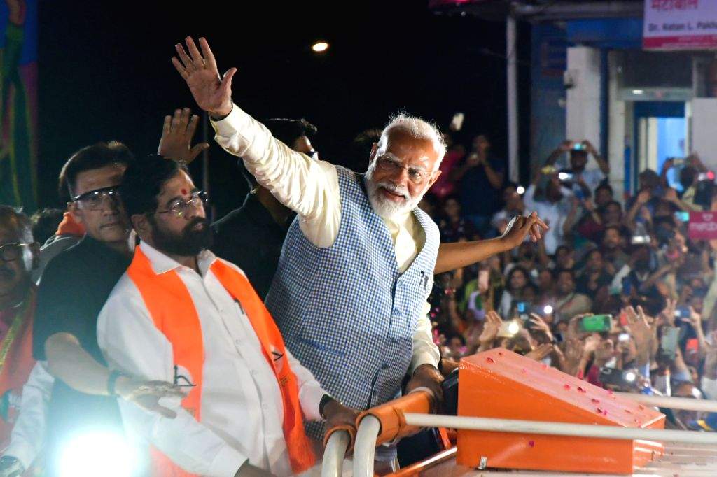 Prime Minister Narendra Modi, Maharashtra Chief Minister Eknath Shinde ...