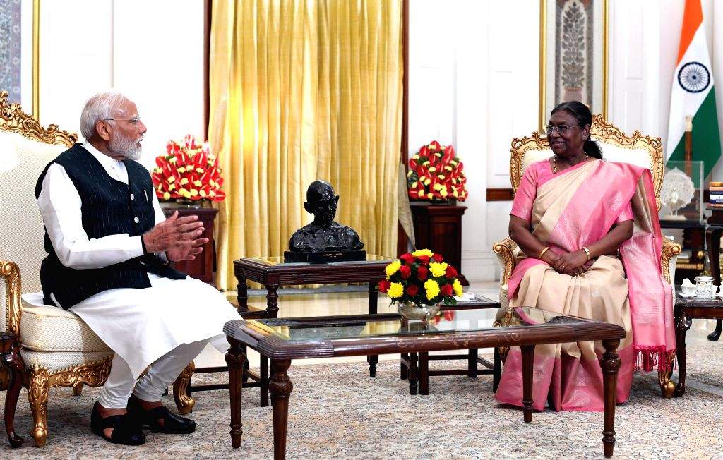 Prime Minister Narendra Modi meets President Droupadi Murmu at the ...