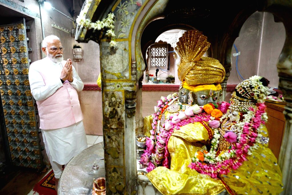 Prime Minister Narendra Modi offers prayers at Brahma temple