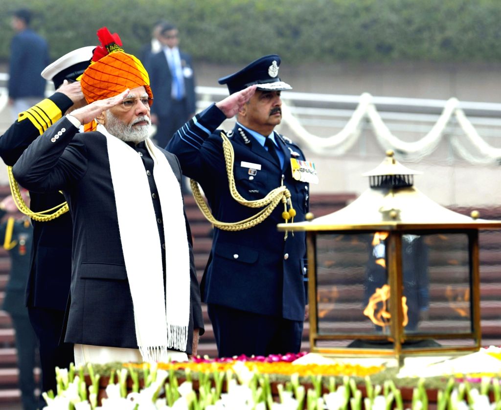 New Delhi : PM Modi pays homage at the National War Memorial