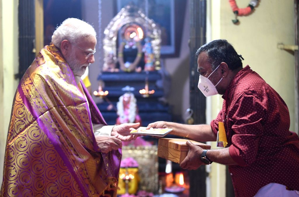 Prime Minister Narendra Modi visits Stoopam