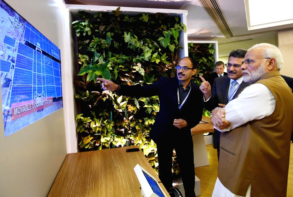 Modi visits the 'Virtual Digital Exhibition