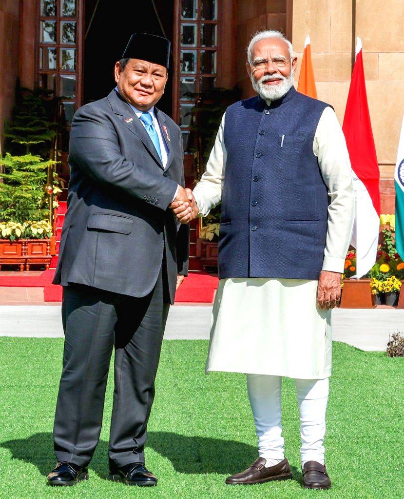 Prime Minister Narendra Modi with Prabowo Subianto, President of the ...