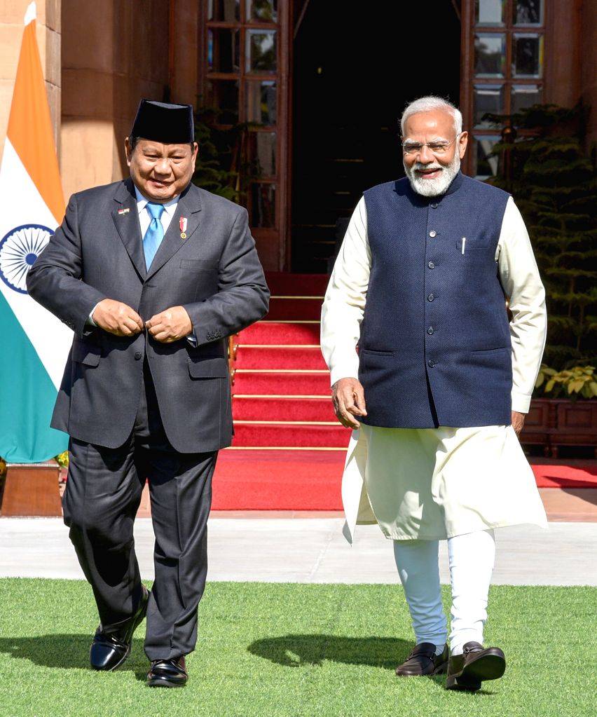 Prime Minister Narendra Modi with Prabowo Subianto, President of the ...