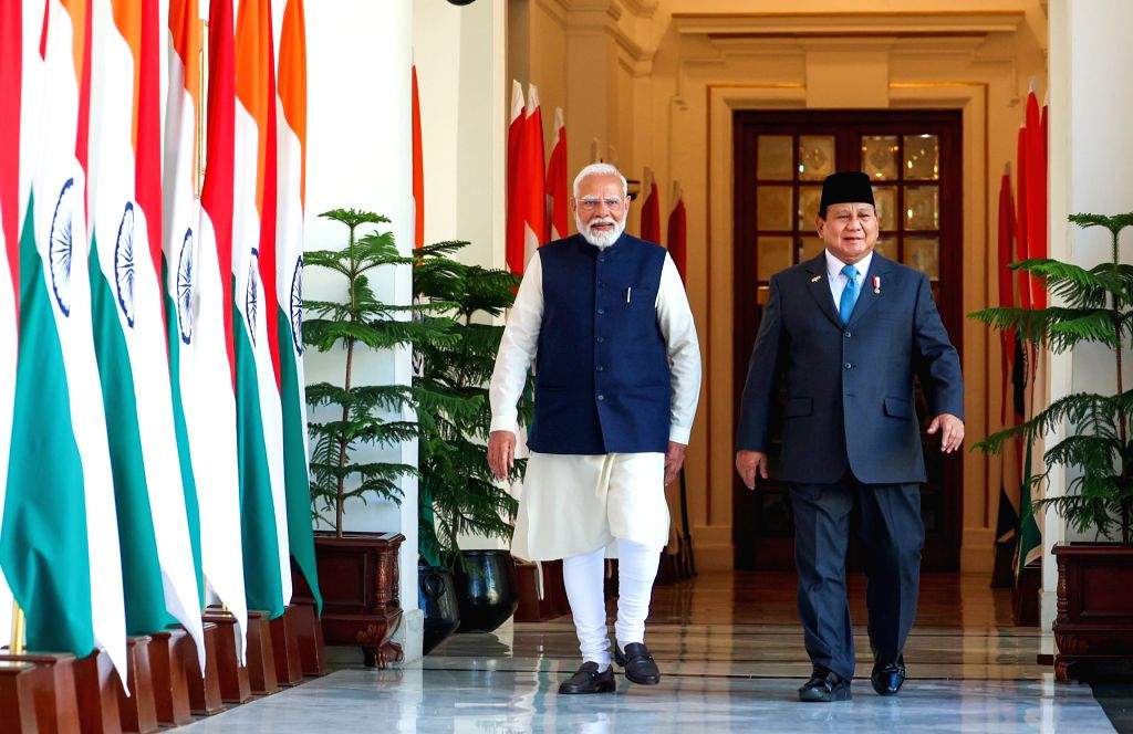 Prime Minister Narendra Modi with Prabowo Subianto, President of the ...
