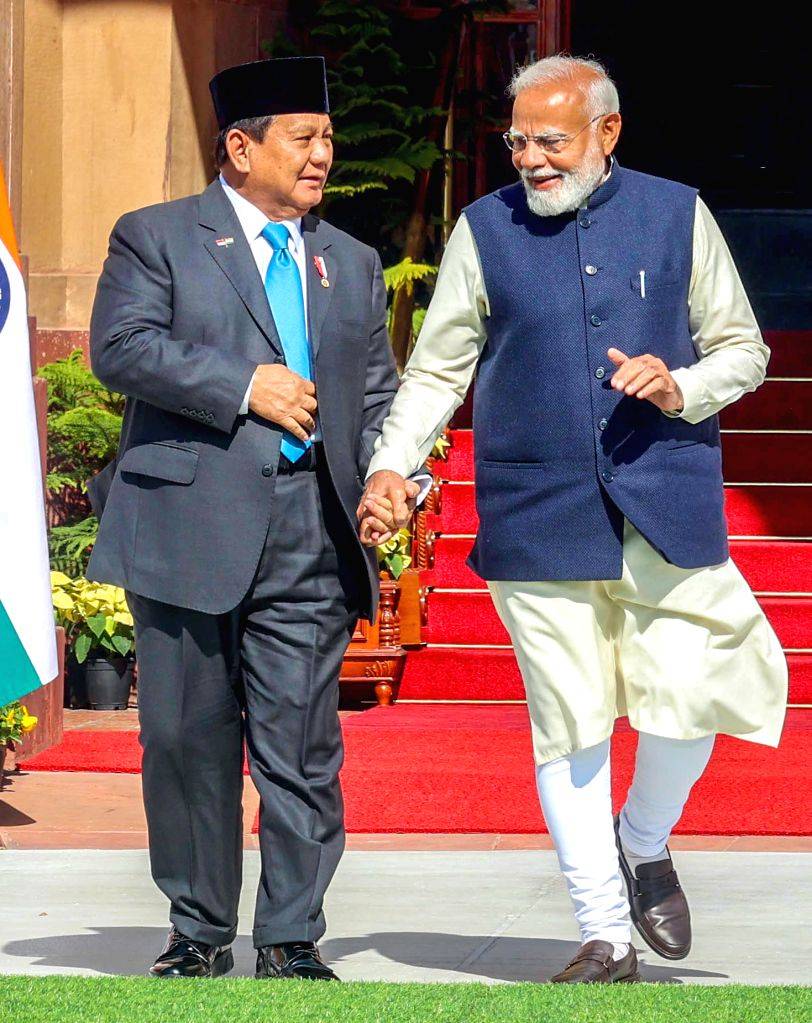 Prime Minister Narendra Modi with Prabowo Subianto, President of the ...