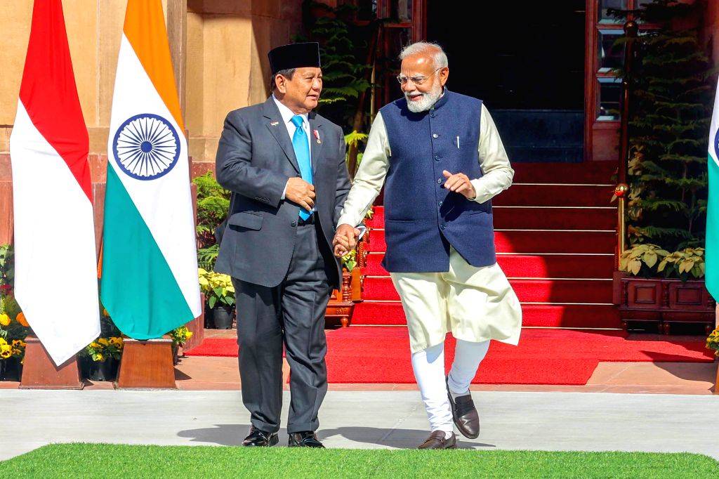 Prime Minister Narendra Modi with Prabowo Subianto, President of the ...