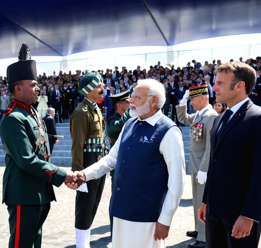Prime Minister Narendra Modi with President of France Emmanuel Macron ...