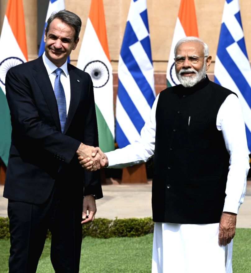 Prime Minister Narendra Modi with Prime Minister of Greece Kyriakos ...