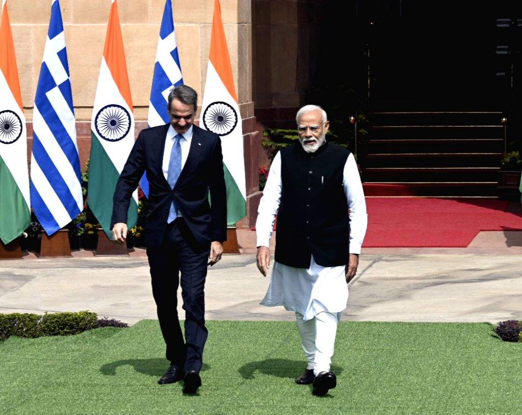 Prime Minister Narendra Modi with Prime Minister of Greece Kyriakos ...