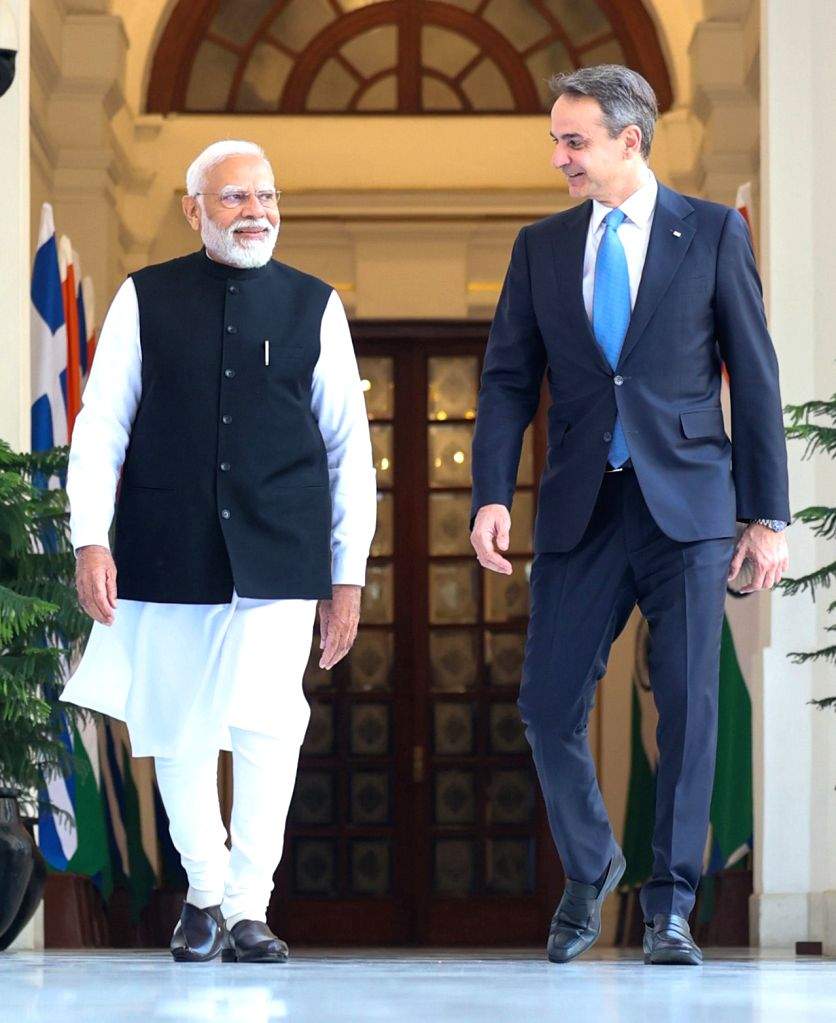 Prime Minister Narendra Modi with Prime Minister of Greece Kyriakos ...