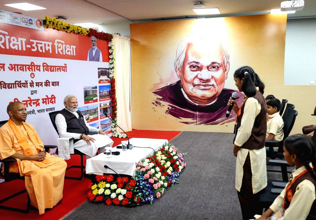 Prime Minister Narendra Modi with Uttra Pradesh Chief Minister Yogi ...