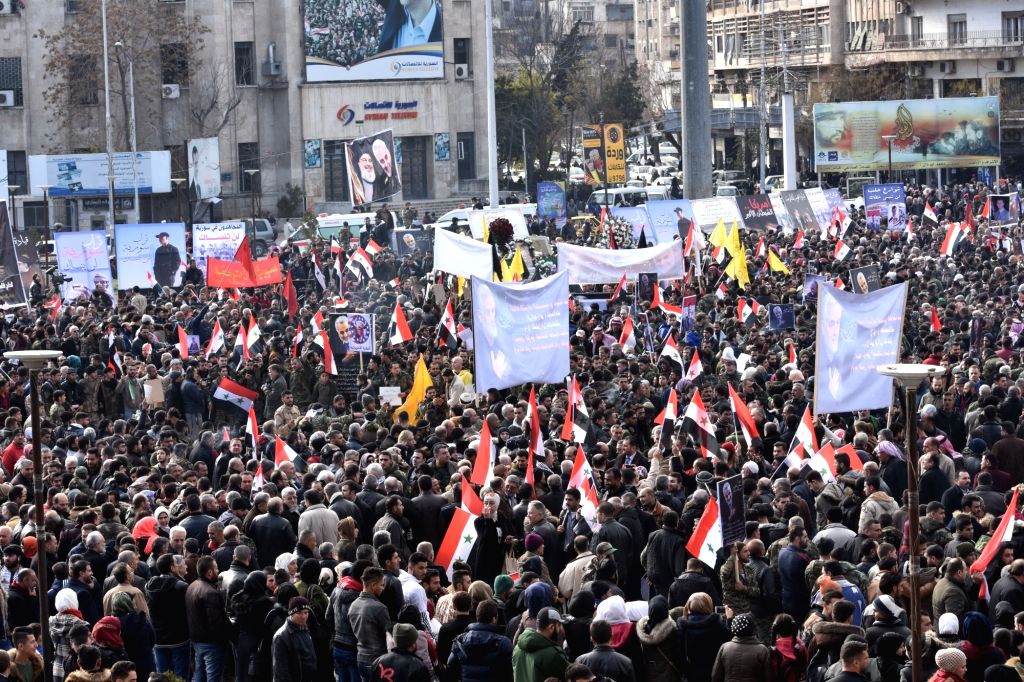 Hundreds of Syrian protesters demand offensive end