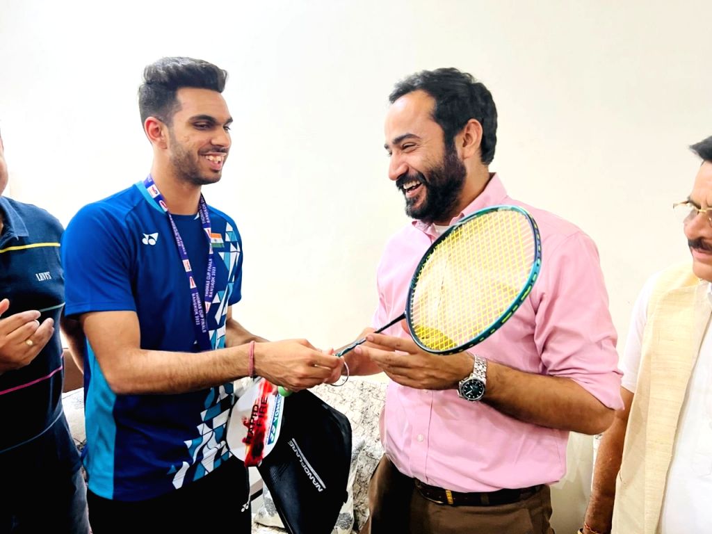 Punjab Sports Minister greets Thomas Cup winner Kapila