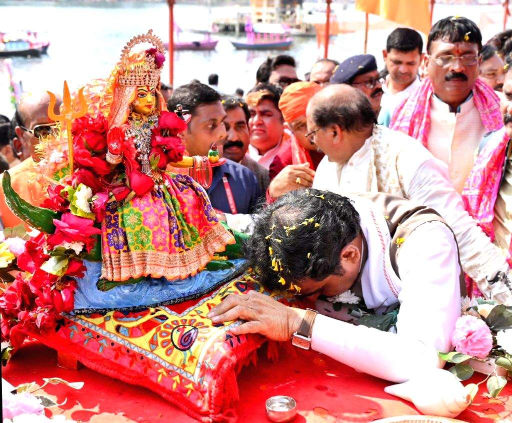 PWD State Minister Rakesh Singh offers prayers at Gaurighat on the ...