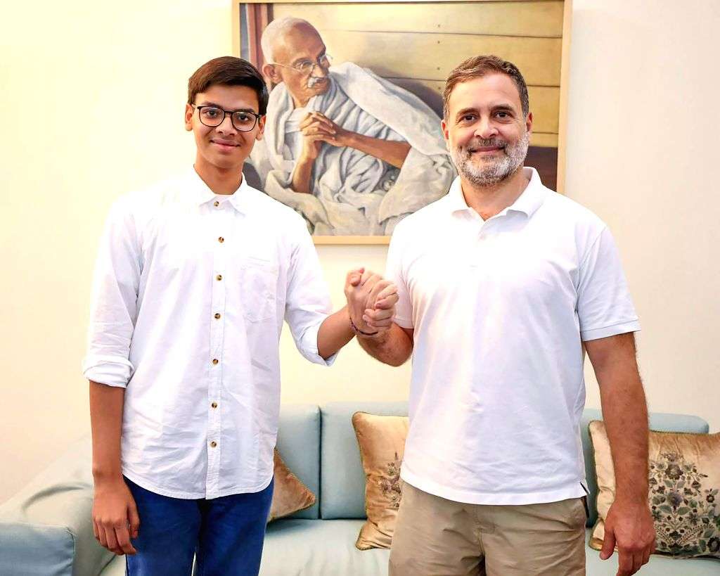 Rahul Gandhi Meets Student Who Exposed CBSE Tender Anomalies