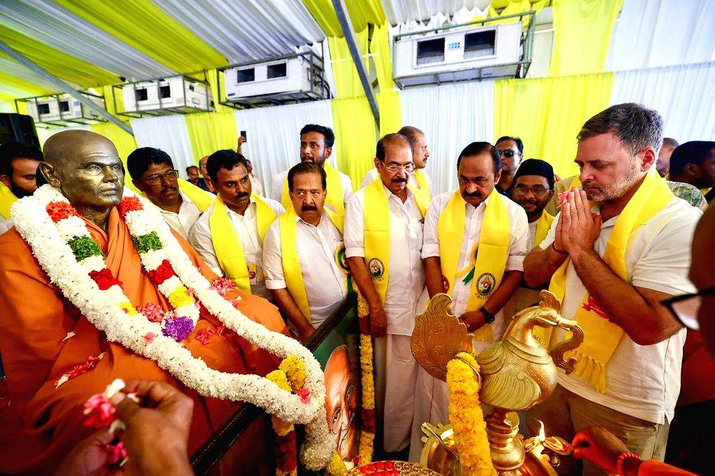 Rahul Gandhi Pays Tribute to Sree Narayana Gurudevan
