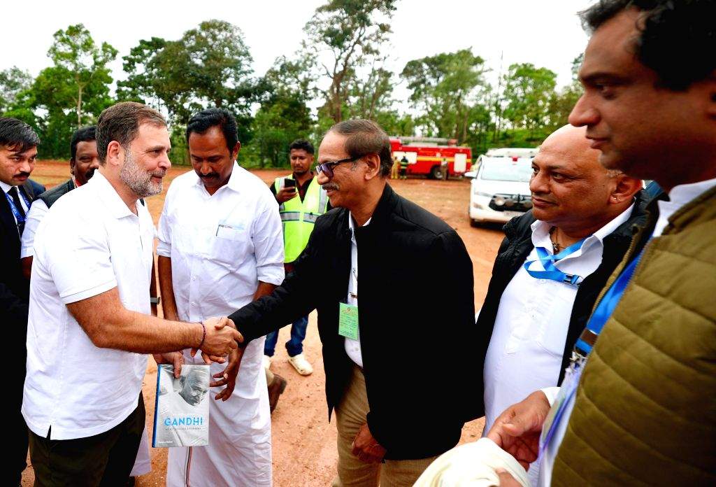 Rahul Gandhi Receives Warm Welcome at St. Thomas English High School