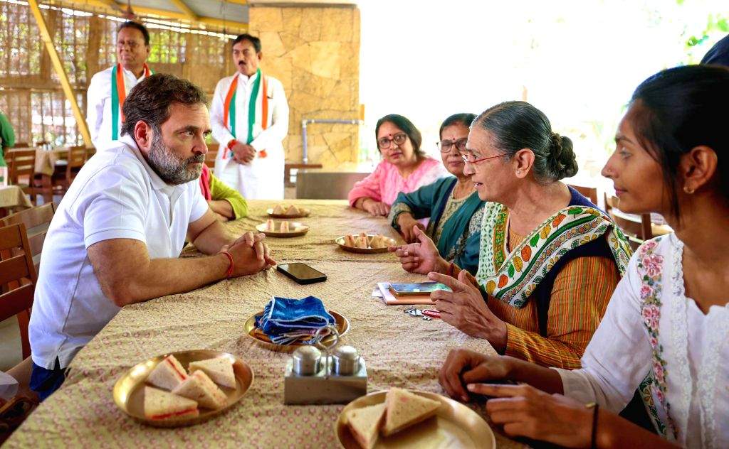 Rahul Gandhi Visits Kamala Cafe