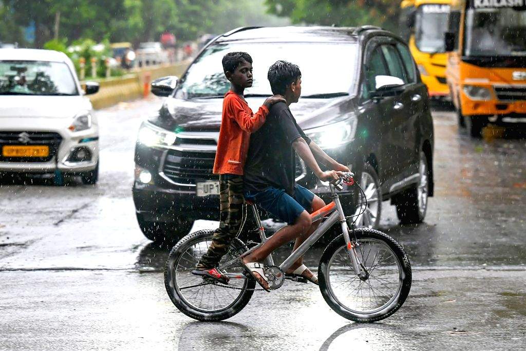 Rain in Noida