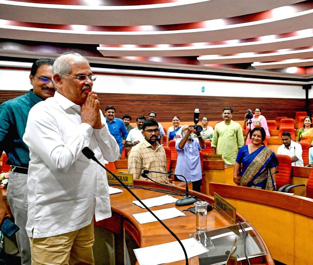 Rajendra Arlekar Attends University of Kerala Senate Meeting