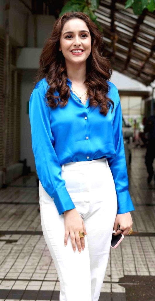 : Mumbai:Rakshabandhan Actress Sadia Khateeb Spotted at Andheri.