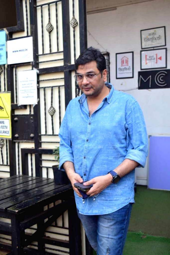 Rakul Preet Singh, Manish Paul & Mukesh Chhabra Post MettingAt Mukesh ...