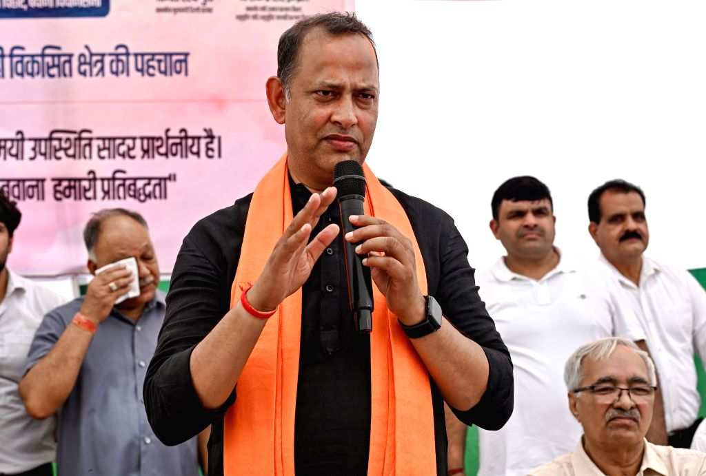 Ravinder Indraj Singh inaugurates development projects