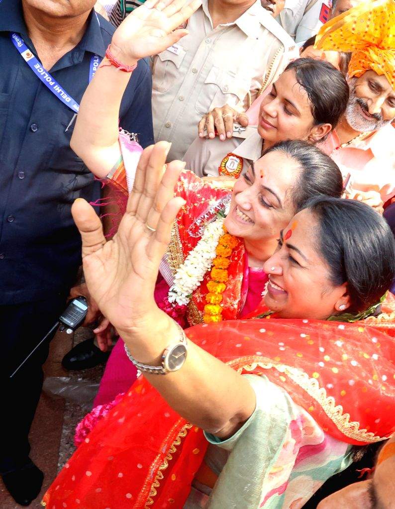 Rekha Gupta and Nupur Sharma visits Pracheen Hanuman Mandir