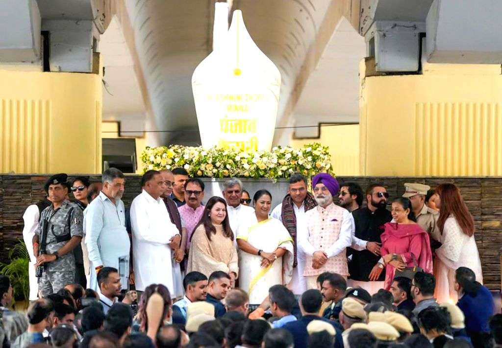 Rekha Gupta Attends Naming Ceremony in Shakurpur