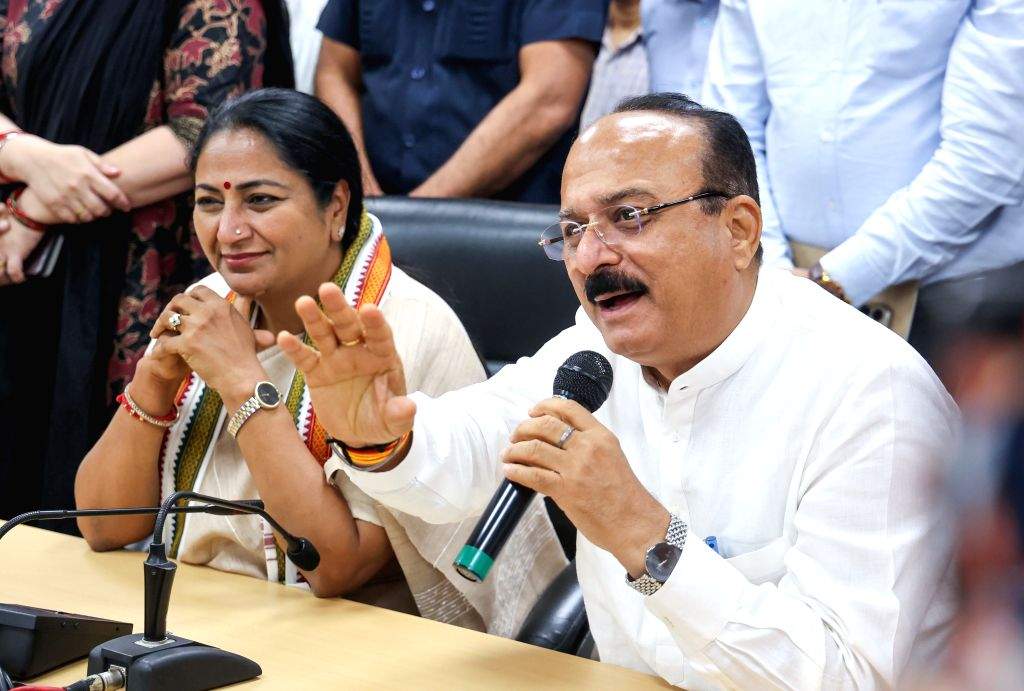 Rekha Gupta interacts with parents