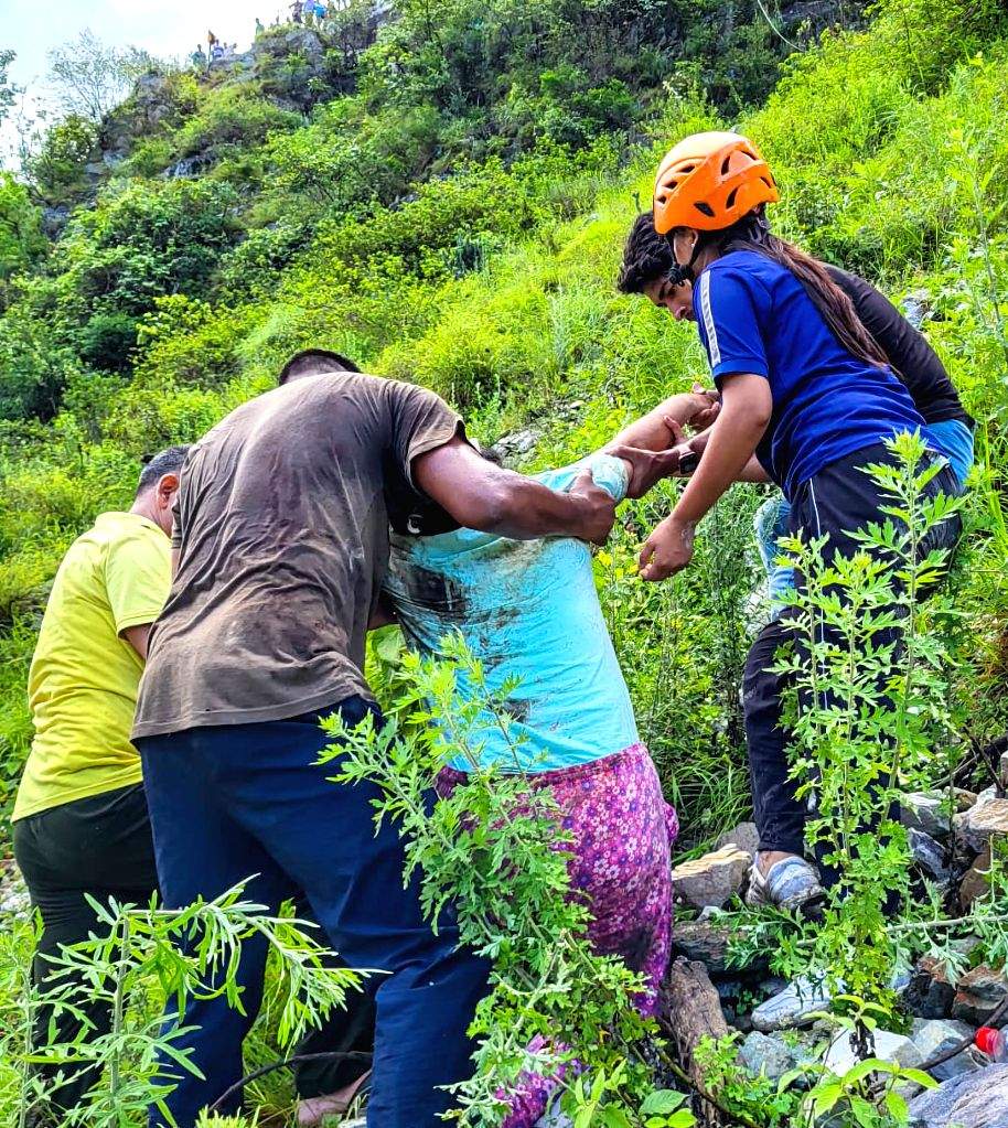 Rescue Efforts After Rudraprayag Bus Accident