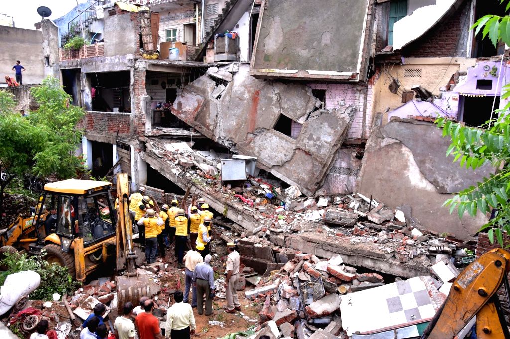 1 dead, 2 injured as building collapses in Jaipur