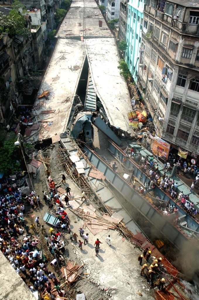 Flyover collapses, people trapped in debris