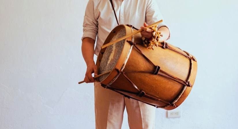 Free photo :Reviving the 'Dhaki' tradition with live performances