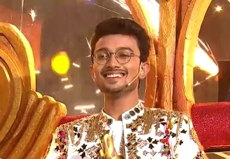 Ayodhya's Rishi Singh picks up 'Indian Idol 13' trophy and Rs 25 lakh ...